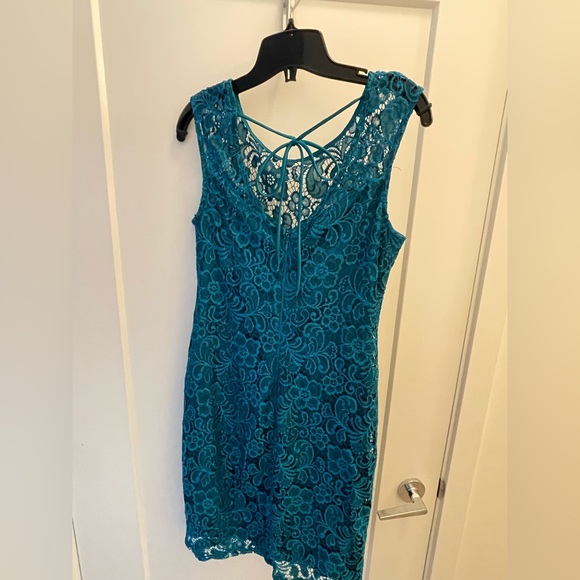 le chateau | Dresses | Le Chateau Medium Dress | Poshmark